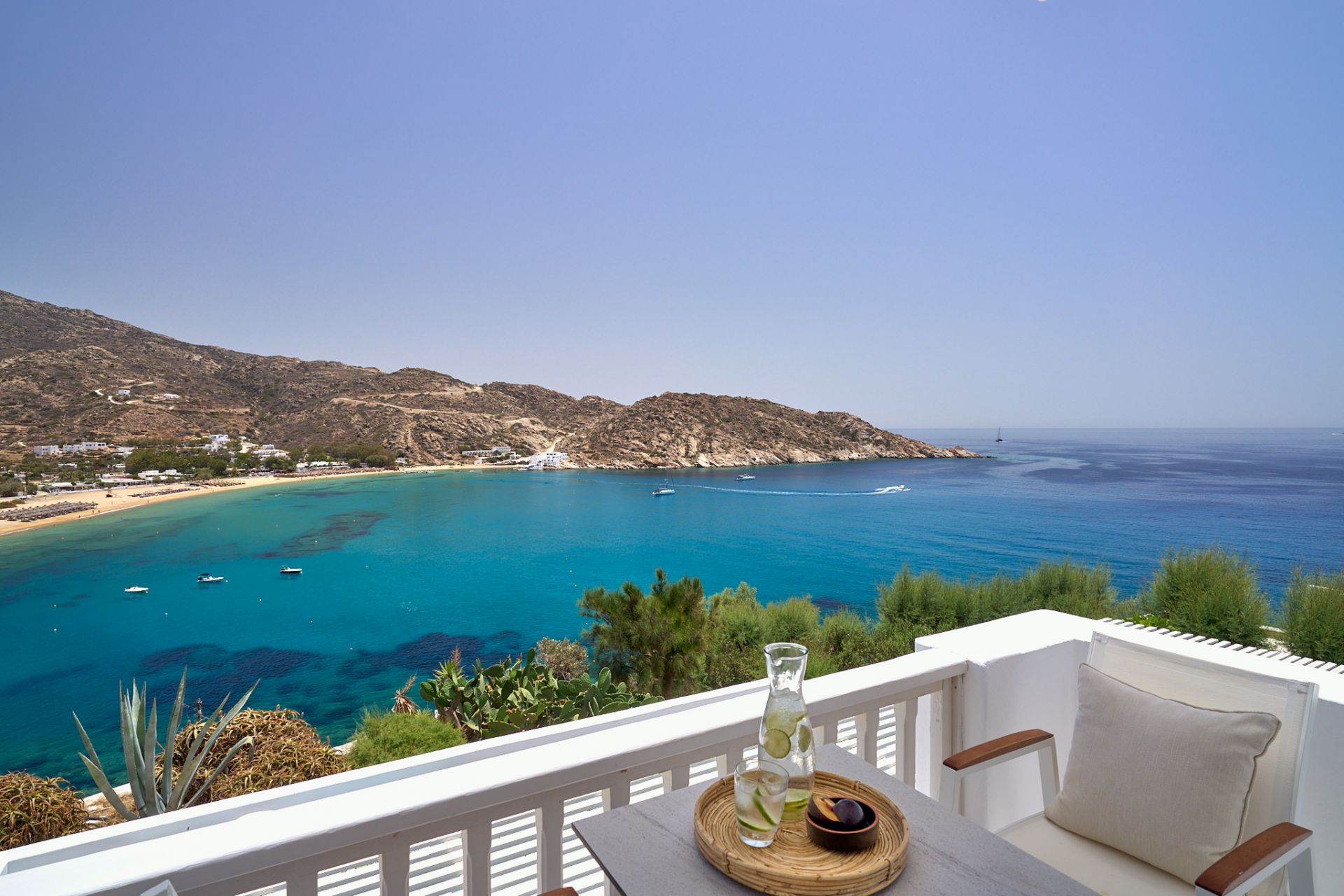 Deluxe Rooms | Ios Hotel