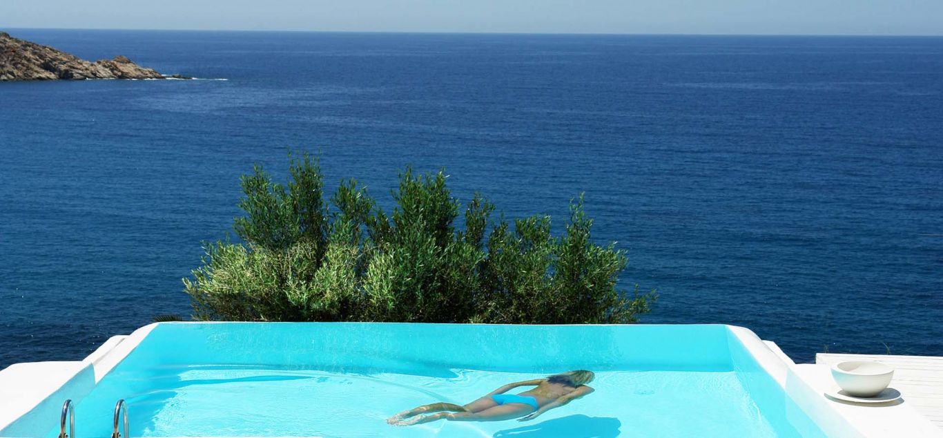 Ios Palace Hotel in Mylopotas beach | Luxury stay in Ios